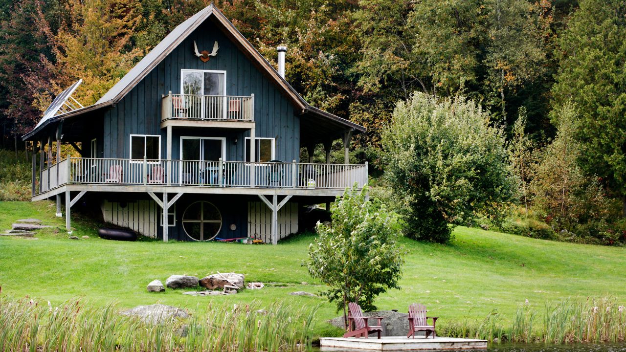 25 Aesthetic Forest Cottage Ideas To Create Your Cozy Woodland Retreat